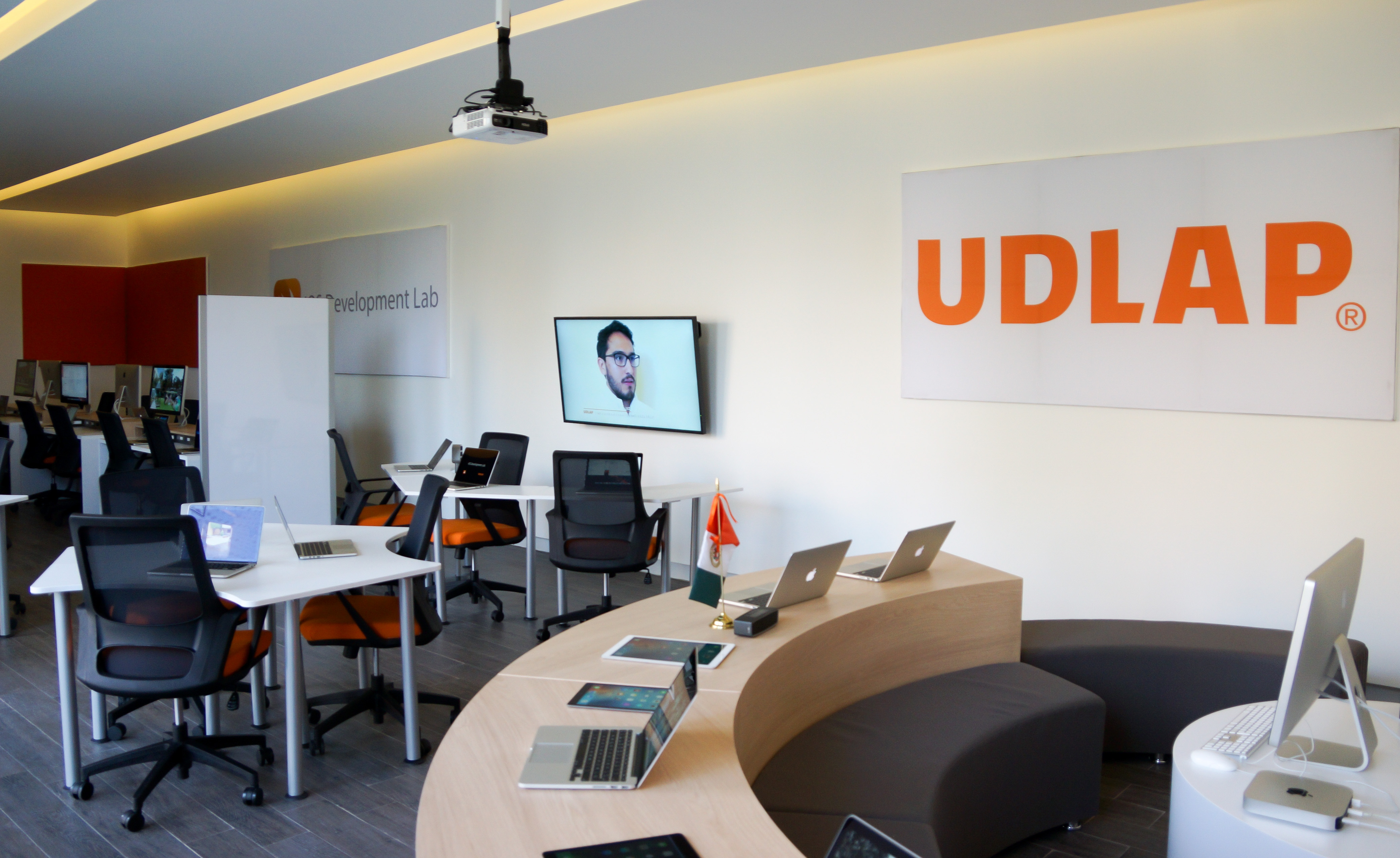 Apple dona a la UNAM laboratorio para crear aplicaciones | Despertar México