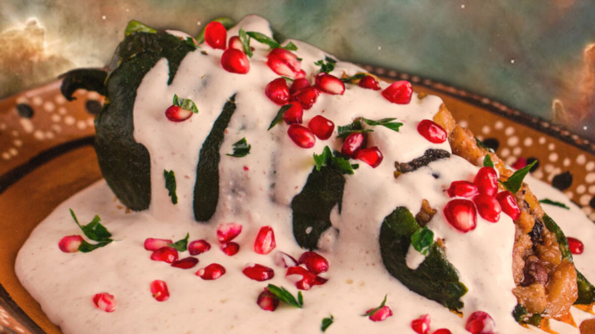 Llega temporada de chiles en nogada en Puebla